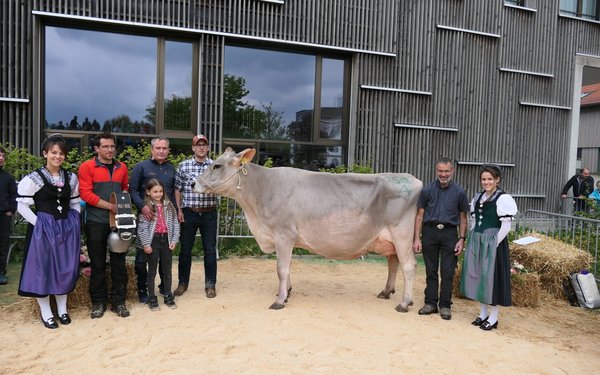 Die temperamentvolle Imma ist die neue Miss Alpstein - bauernzeitung.ch ...