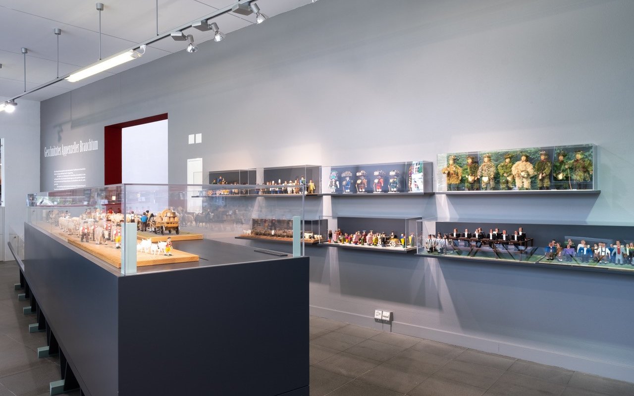 Hans Rudolf Merz' kunstvolle Alpabzüge gibt's jetzt im Museum zu sehen ...