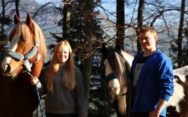 Sina und Colin suchen einen Hof - bauernzeitung.ch | BauernZeitung