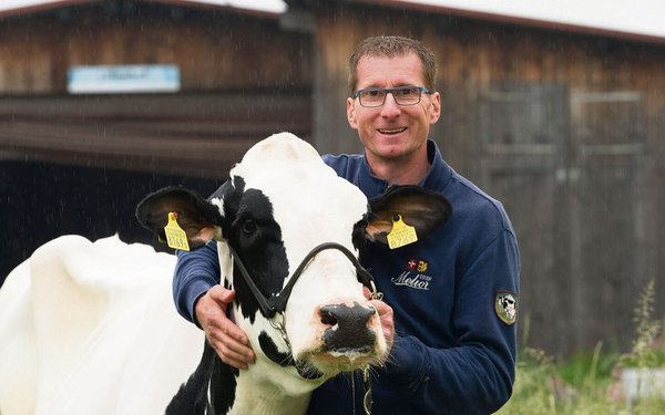 Am Aargauer Tierzuchtabend wurden leistungsstarke Tiere ausgezeichnet - bauernzeitung.ch ...