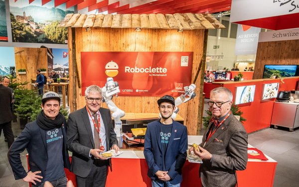 Die Schweiz präsentiert an der Grünen Woche den «Cheebab» und den ...