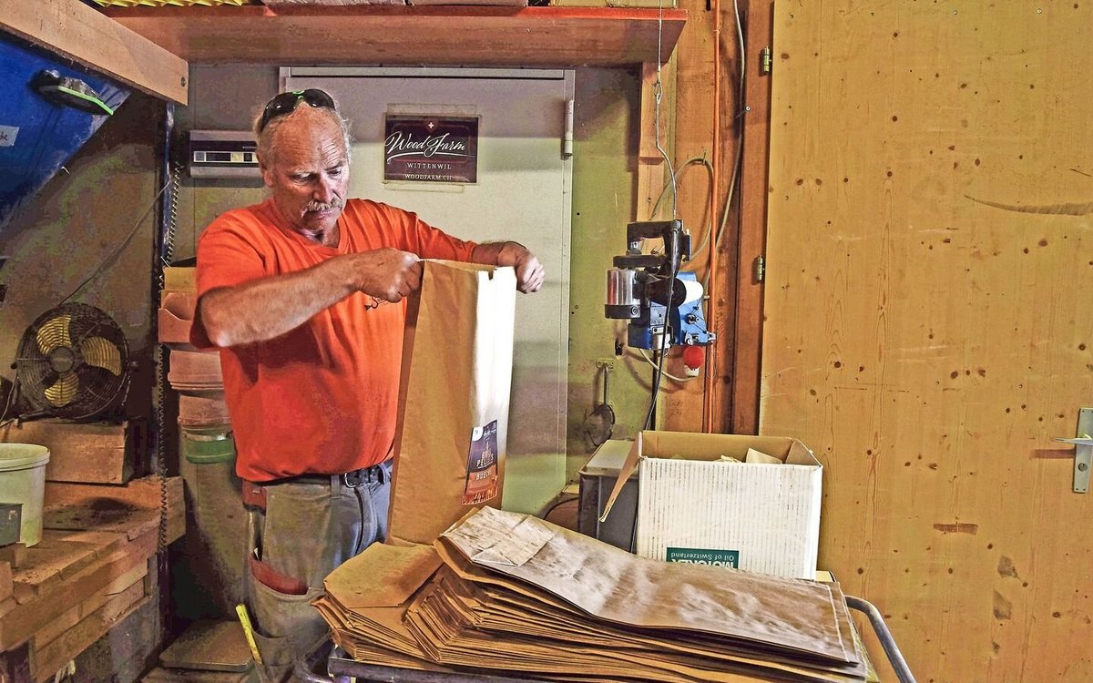 «Wir mussten feststellen, dass man mit 14 Milchkühen und 13 ha Land ...