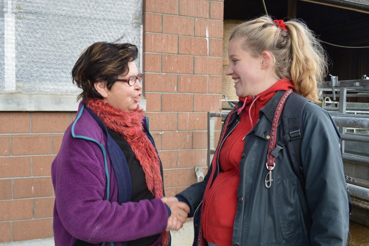 Das grosse Showdown: Bäuerin trifft Veganerin - bauernzeitung.ch ...
