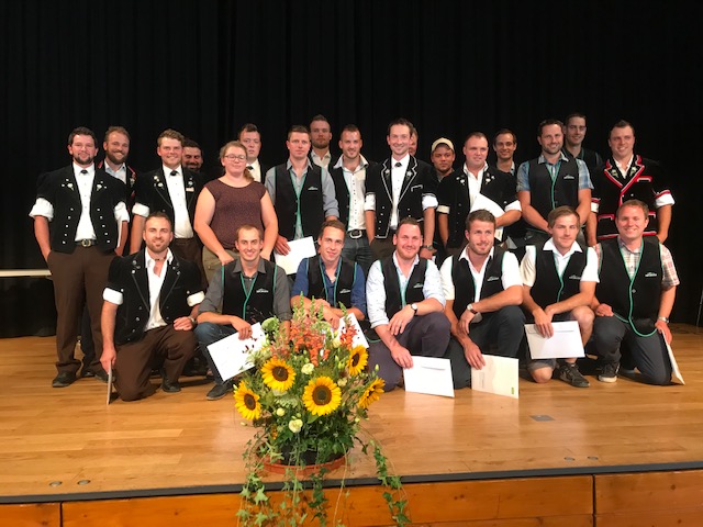 105 neu diplomierte Meisterlandwirte und -landwirtinnen - bauernzeitung.ch | BauernZeitung